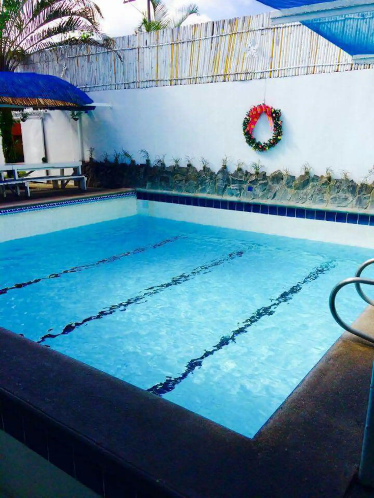 Dolores Unit - Pawikan: Pansol Private Pools